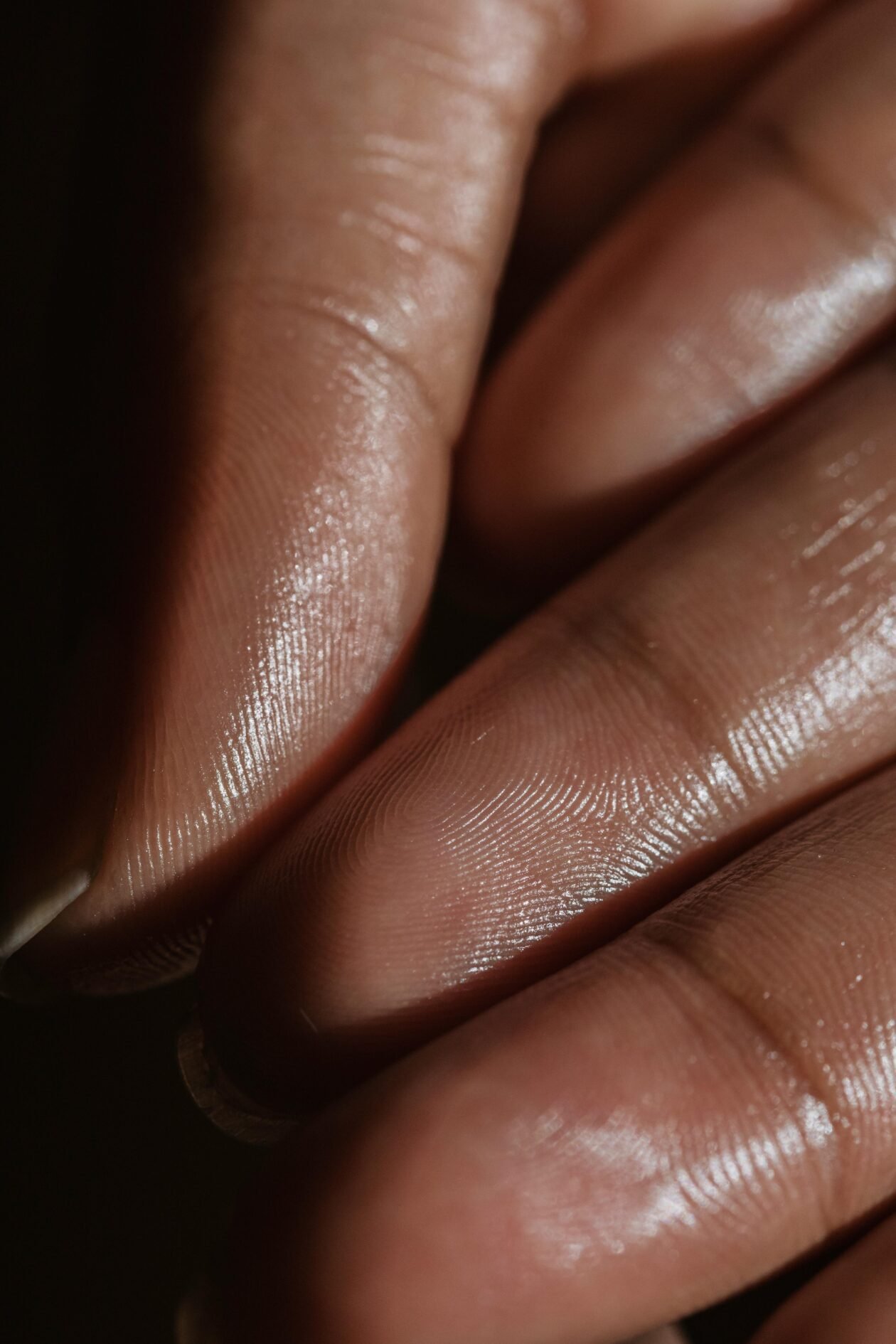 Cleansing Gel vs Cleansing Foam: Which One Is Right for Your Skin Type?